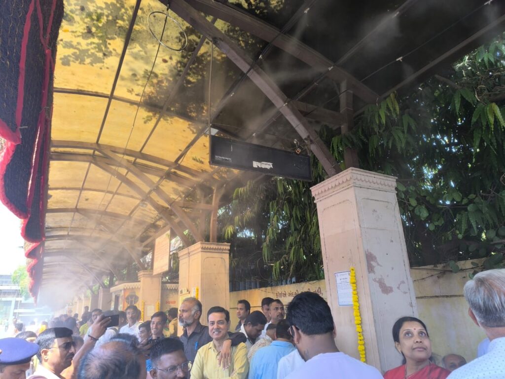 India’s First ‘Cool Bus Stop’ Launched by AMC, AMTS, and Mahila Housing ...